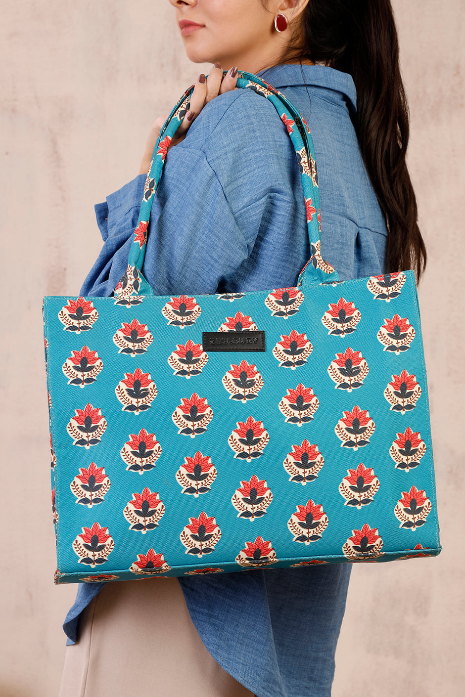 Buy Tote Bags | Designer Tote Bags for Women in Pakistan